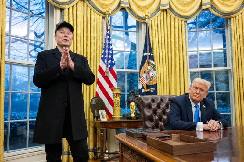 Tỉ phú Elon Musk công khai tình cảm với ông Trump - Tuổi Trẻ Online