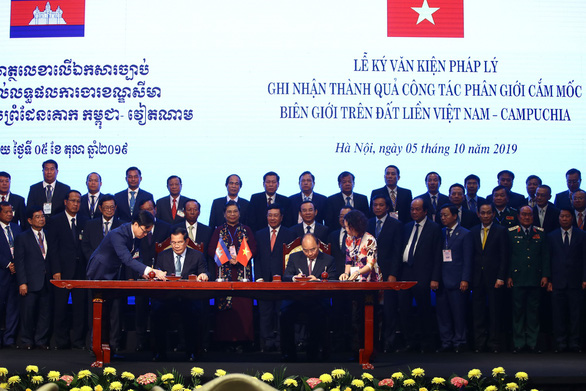 Vietnam, Cambodia sign historic border documents