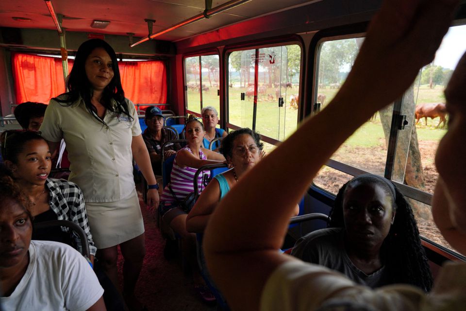Cuban zoo helps deaf visitors experience the wild