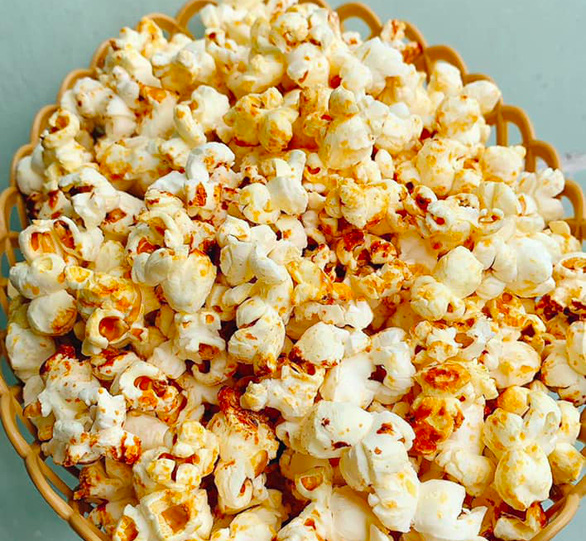 Hanoi woman gets marijuana poisoning after eating popcorn bought online