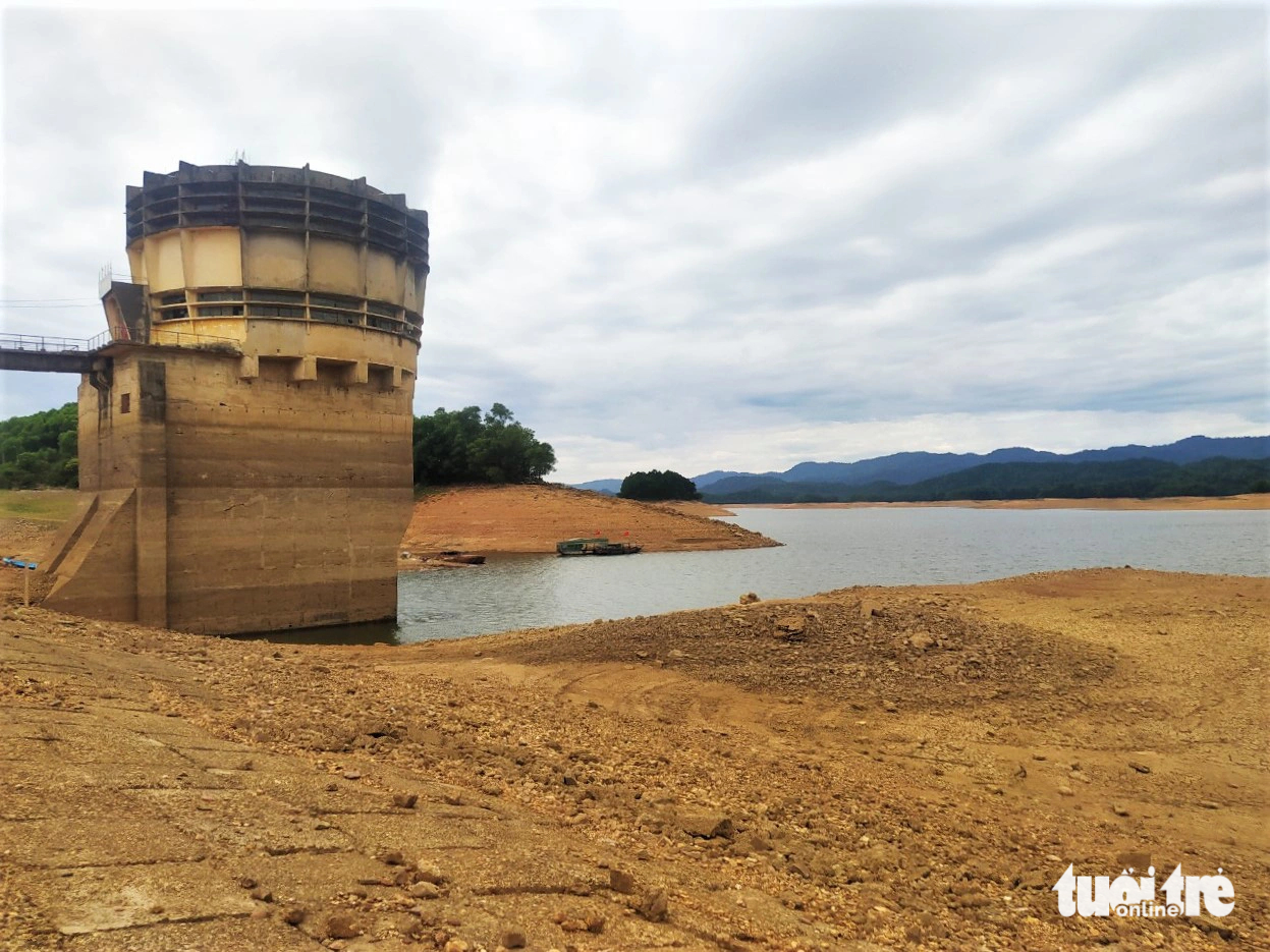 Water levels in north-central Vietnam’s major irrigation dam critically low
