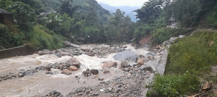 Flash flood leaves at least 3 dead, 5 missing in northern Vietnam