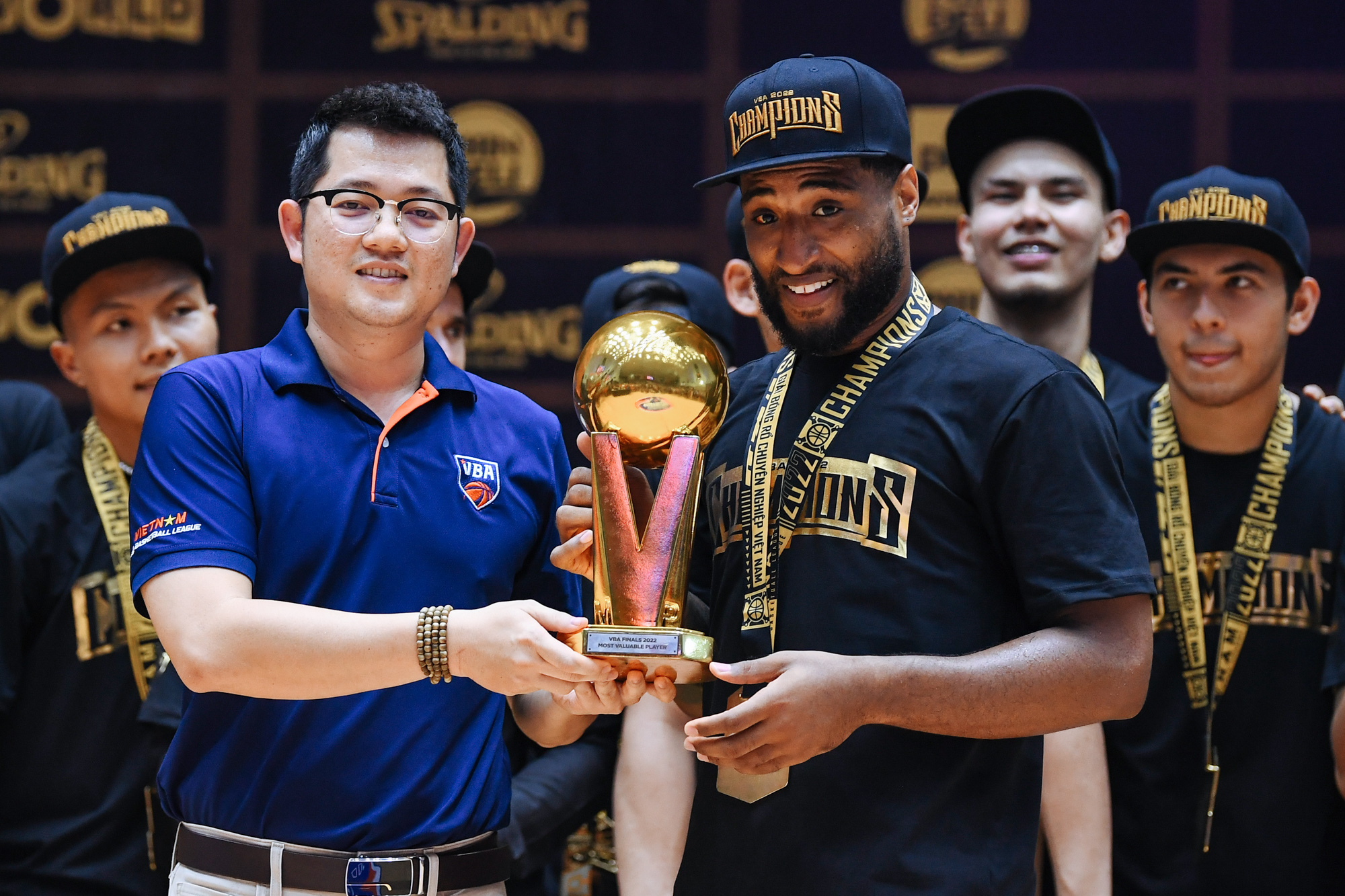 Saigon Heat fans admire former star Madarious Gibbs despite rival move ...