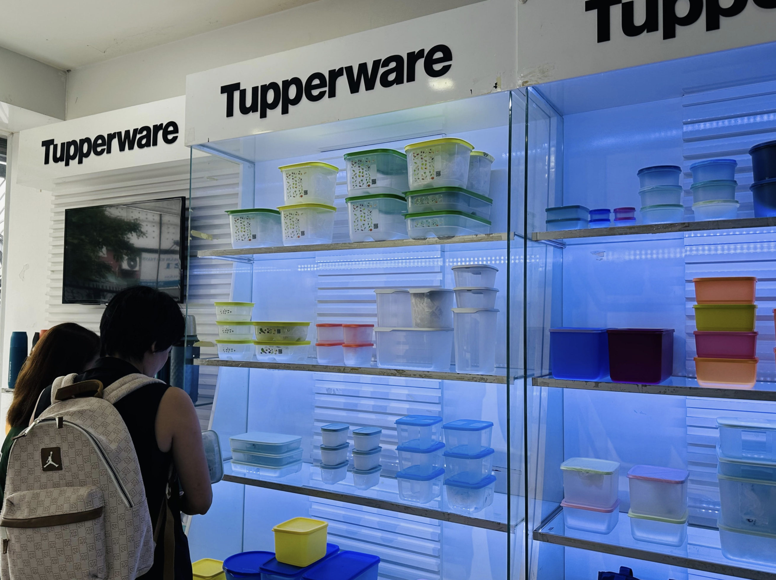 Vietnamese customers rush to buy Tupperware after brand files for ...