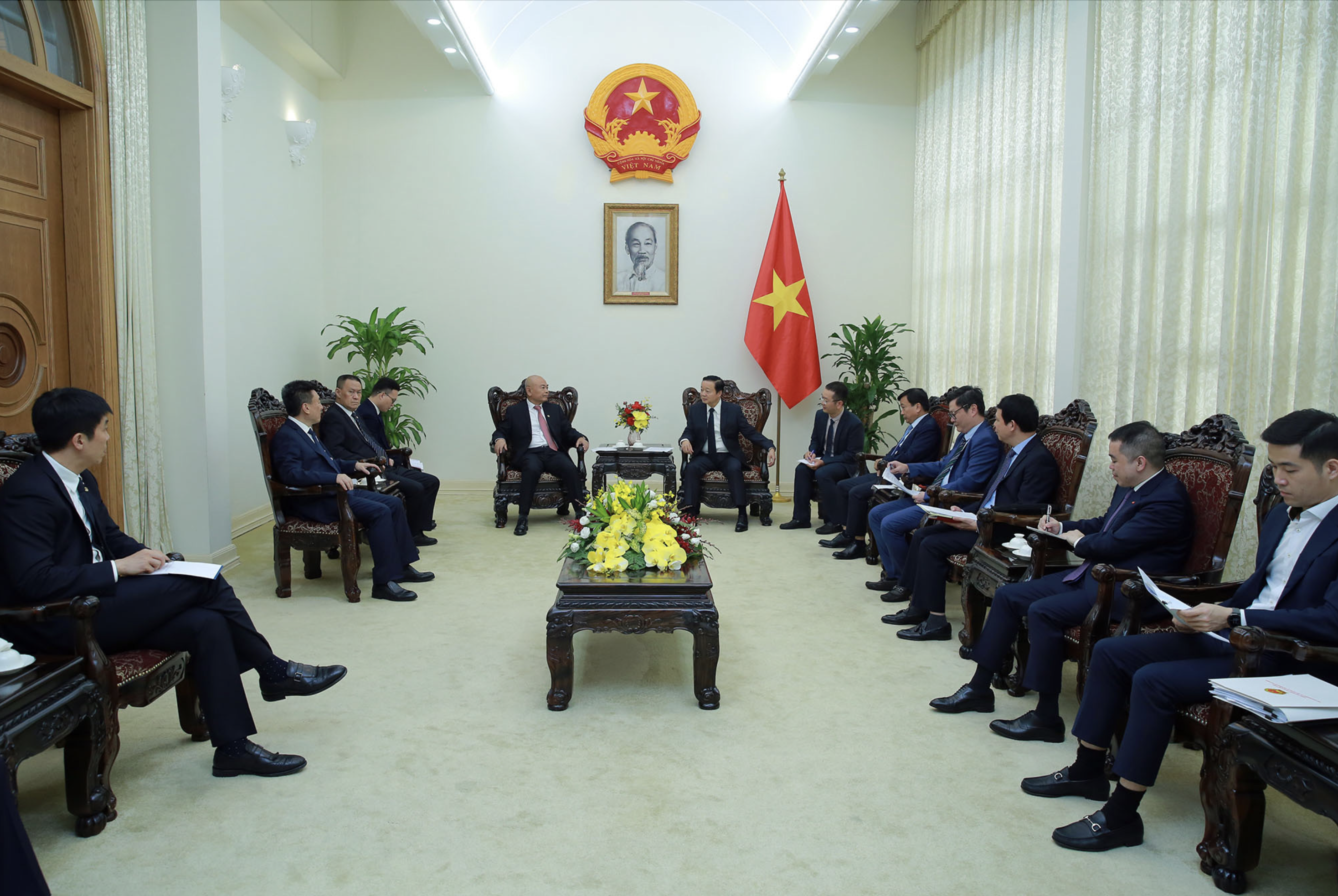 Vietnamese deputy premier encourages Chinese firm to join Vietnam-China ...