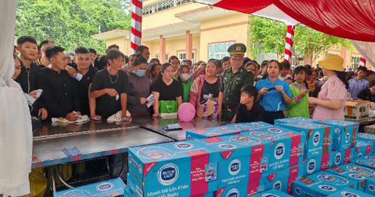 Gần 1.000 trẻ em và gia đình vùng cao Mường Khương nhận món quà dinh ...