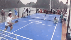 Xem lại trận pickleball cách đây 40 năm, bất ngờ với chiếc vợt thi đấu ...