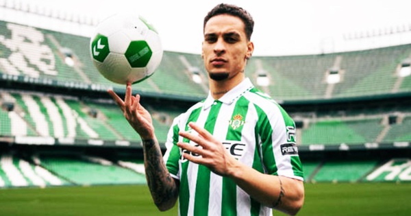 Antony ‘xoay compa’ để ra mắt cổ động viên Real Betis - Tuổi Trẻ Online
