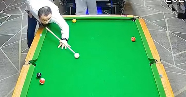 Cú đánh bida lỗ ảo hơn cả trong game
