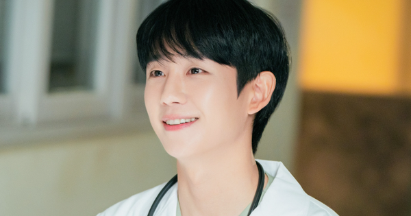 Jung Hae In làm khách mời trong phim mới; Jinyoung (GOT7) tái xuất cùng Park Bo Young