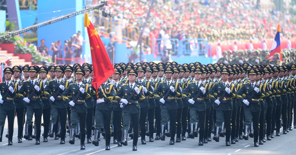Foreign military units join Vietnam’s Reunification Day parade