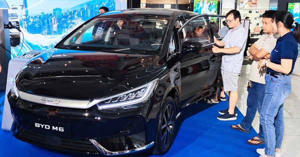 Grab Vietnam, BYD push EV shift, but drivers worry about charging infrastructure