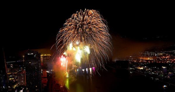 Da Nang’s iconic Han River shines bright at largest fireworks fest in ...