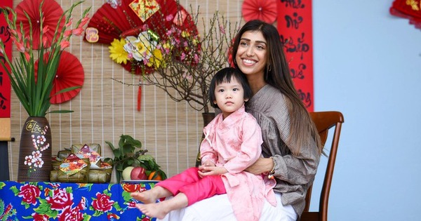 Foreign volunteers bring early Tet cheer to orphans at Da Nang center