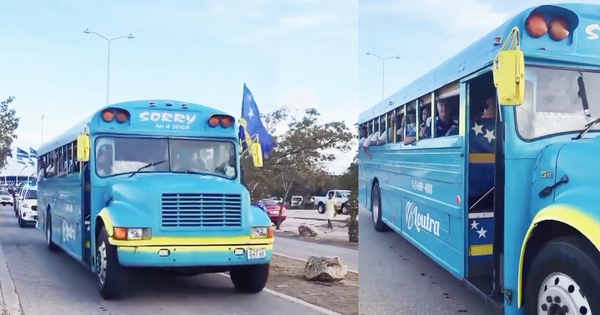 Tuyển Curacao gây sốt khi đi đá giao hữu World Cup bằng xe buýt học ...