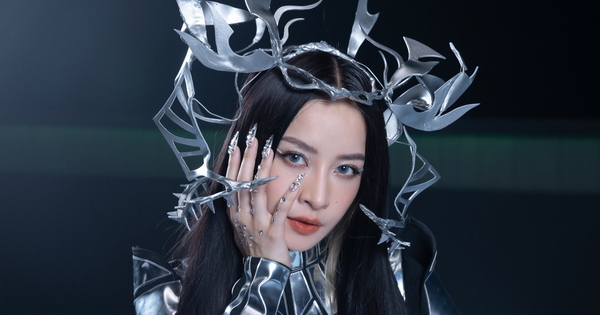 Chi Pu thể hiện chính mình trong MV 'Miss Showbiz'
