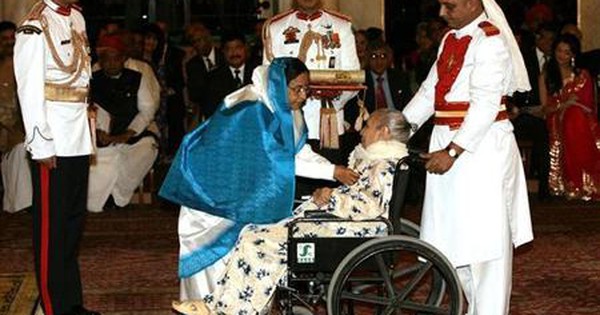 Bollywood singer Shamshad Begum dies aged 94