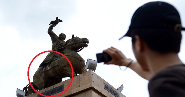 Downtown leg-broken statue to be fixed immediately