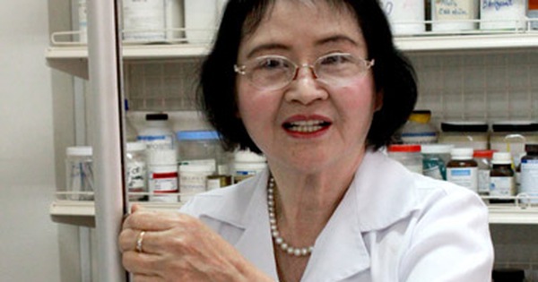 Female professor dedicated to science