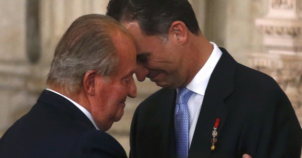 King Felipe VI takes Spanish throne