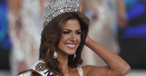 Miss Guarico Mariana Jimenez crowned at Miss Venezuela 2014