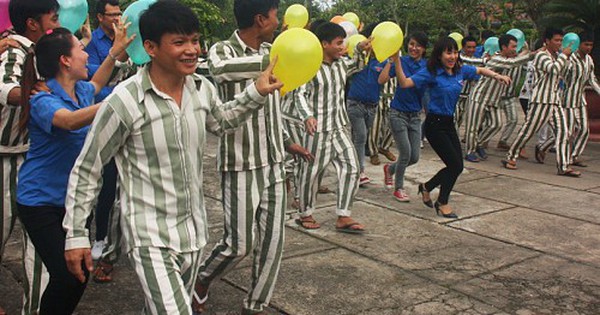 Vietnam prisons to allow inmates private time with spouse: draft circular