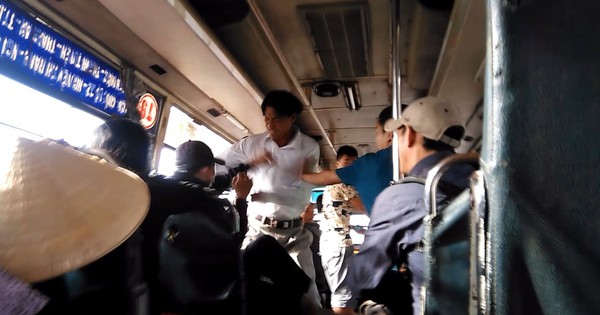 Thugs rob, assault bus passengers in southern Vietnam