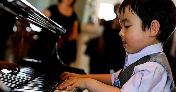 Five-year-old piano prodigy Evan Le to perform in Vietnam this month