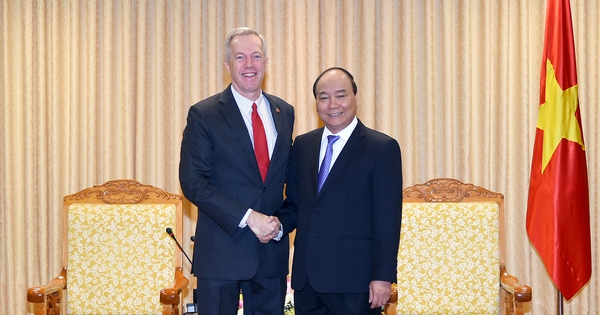 US ambassador ends tenure, but will continue living in Vietnam