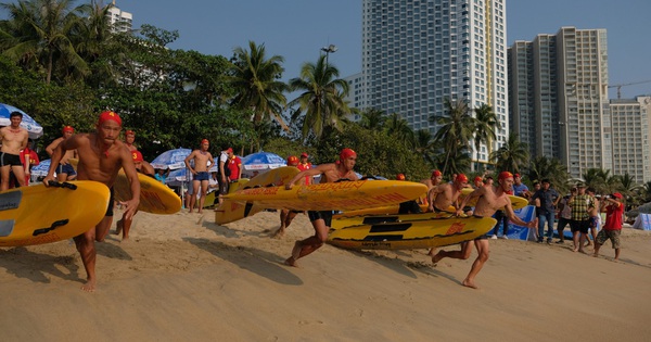 Lifeguard competition held in Vietnam’s Nha Trang
