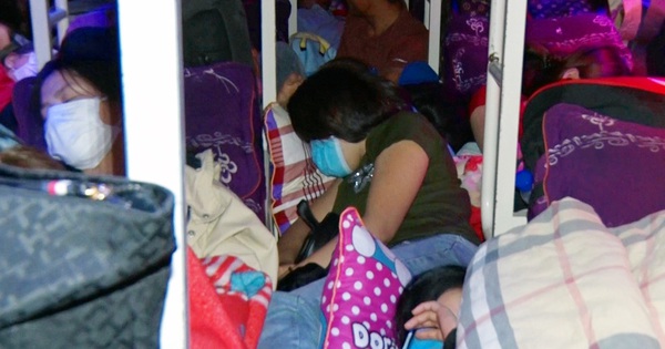 Nearly 100 packed inside sleeper bus in Vietnam’s Tet migration madness