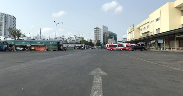 Traffic checkpoints set up at Saigon entrances to enforce transport ...