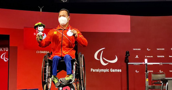 Vietnamese powerlifter wins silver medal at Tokyo Paralympics
