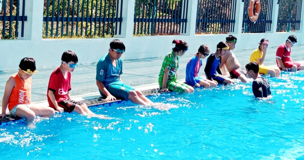 Gratis swimming courses held for poor children in Vietnam’s Mekong Delta