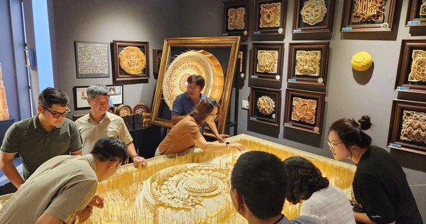 Vietnam map made of bamboo toothpicks sets world record