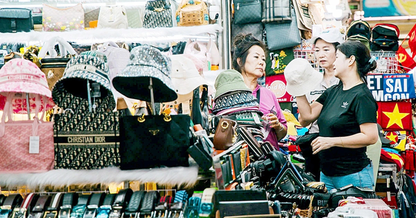 Vietnamese traders prefer low-cost Chinese goods to locally-made products