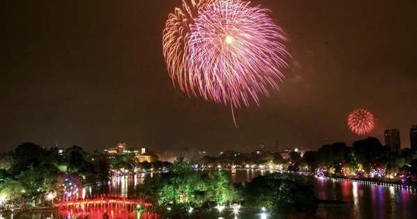 Fireworks to illuminate Hanoi sky for New Year celebration after 10 years